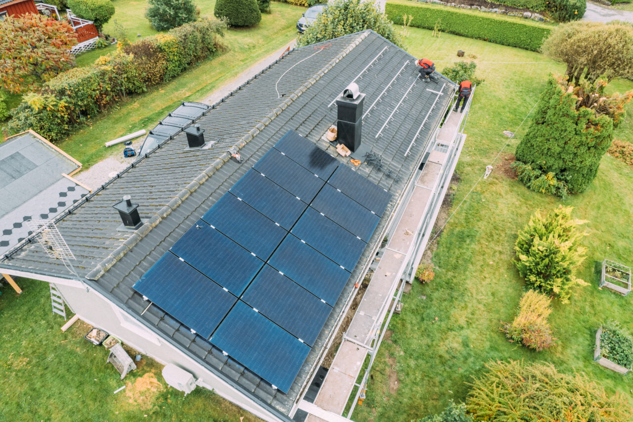 Solceller på hus og hytter er en god investering - Buvik Elektro